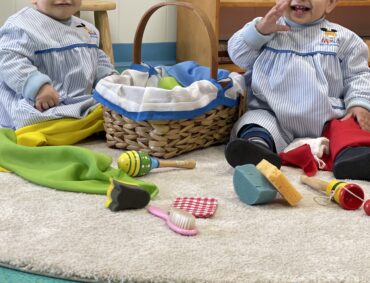 "Triangles," Songs About Shapes by StoryBots ("I'm A Triangle") | EIMenuts